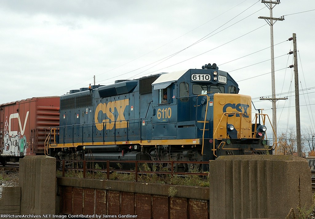 CSX Y102